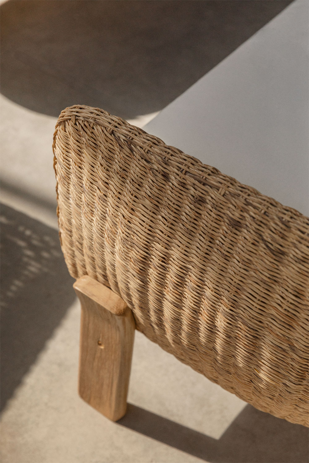 Leilan Wohnzimmerset mit 2-Sitzer-Sofa und Couchtisch aus Akazienholz und Rattan - SKLUM