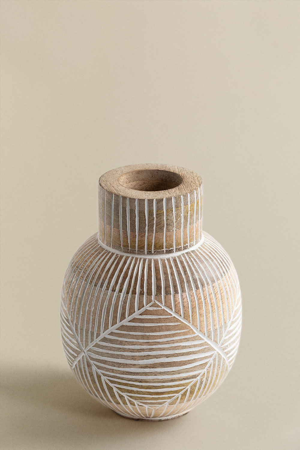 Mango Wood Vase Kerala - SKLUM