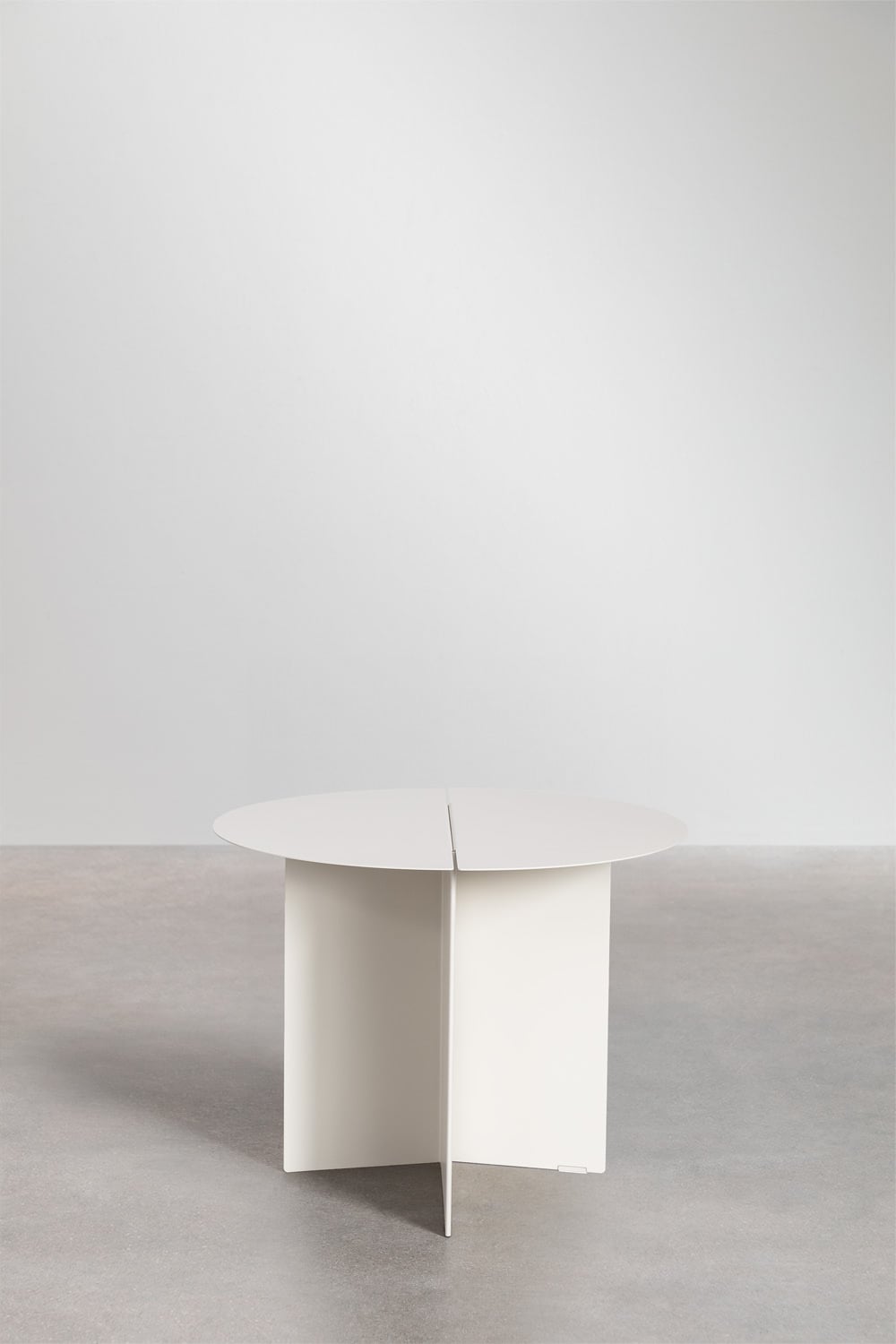 Round steel garden side table Gromit - SKLUM