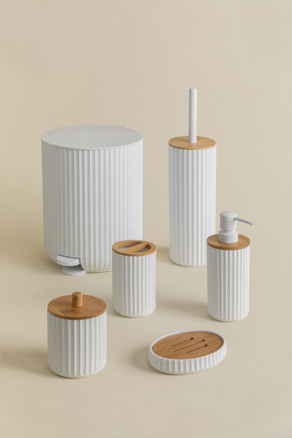 Wastebasket with lid store