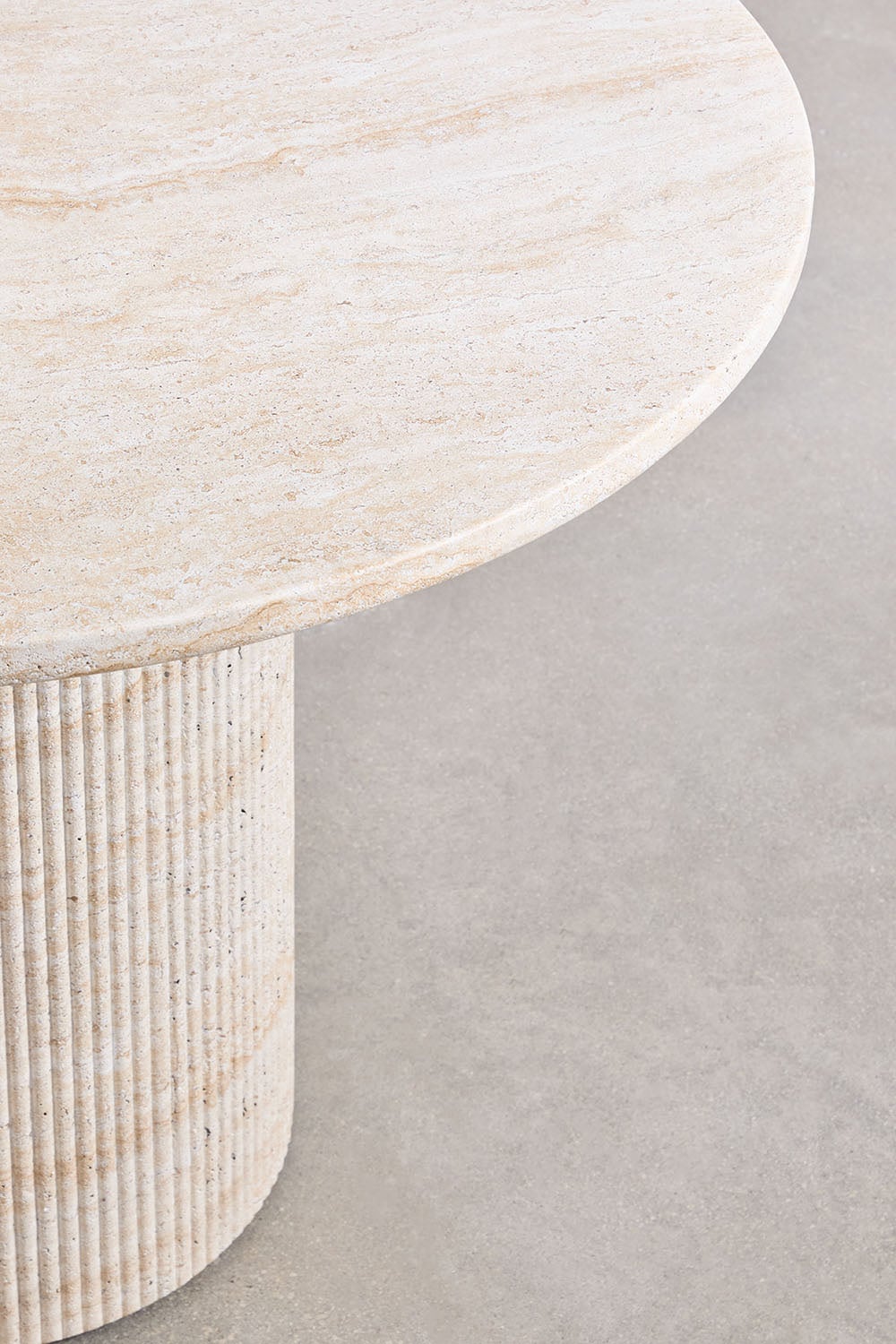 Round dining table Ø100 cm in travertine look cement Velia - SKLUM