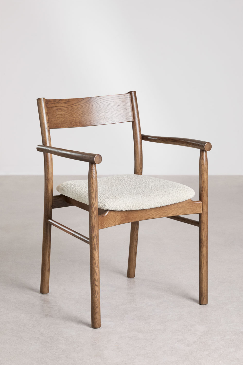 Mara Signature dining chair with oak wood armrests and sherpa ...