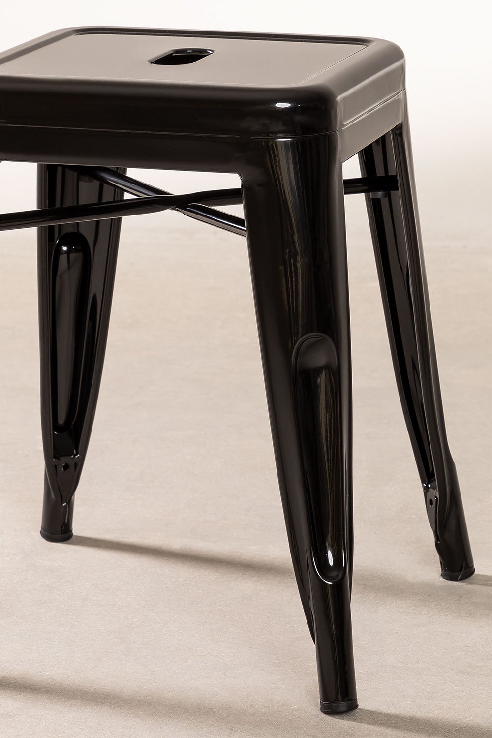 Pack of 4 stackable low stools 45 cm in Lix steel - SKLUM