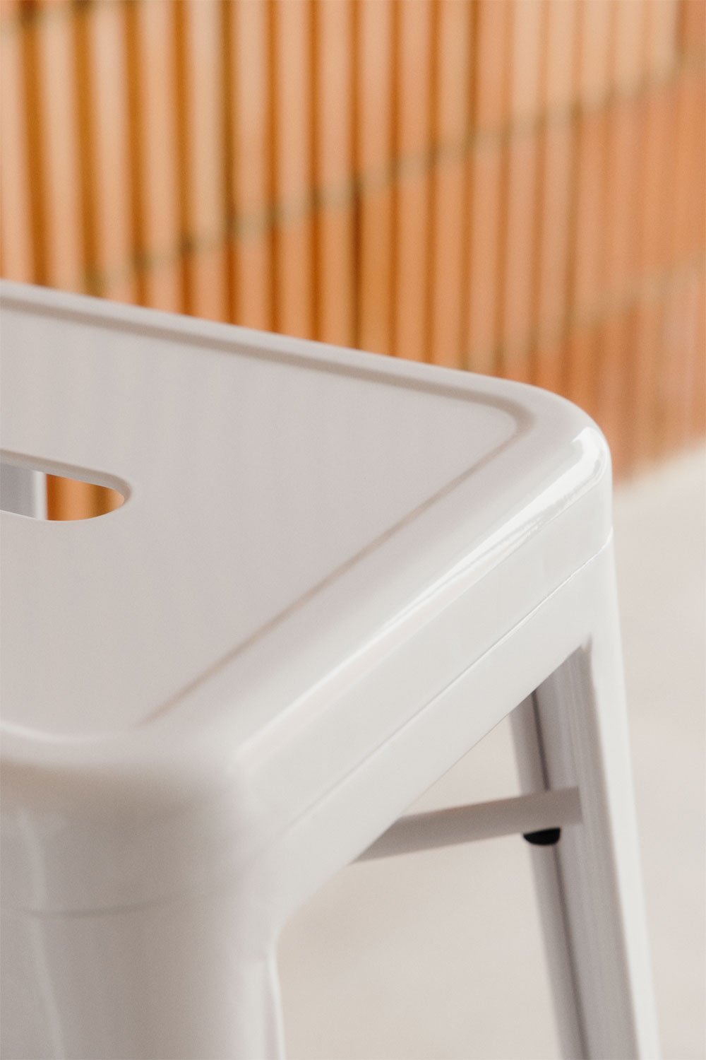 Pack of 4 stackable high stools in Lix steel - SKLUM