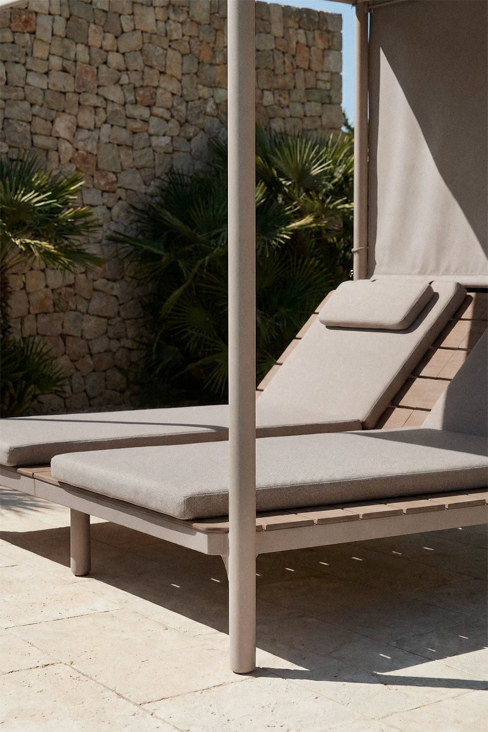 Reclining Balinese bed in acacia wood and steel Sirka - SKLUM