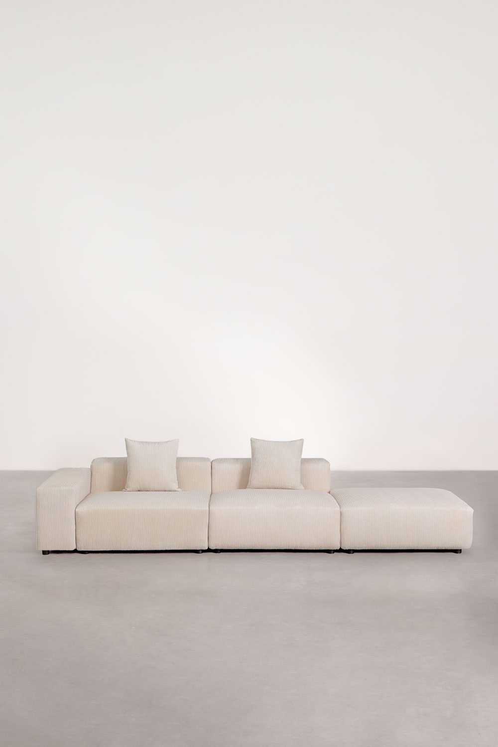 Divano modulare angolare sinistro a 2 pezzi con bracciolo basso e pouf ...