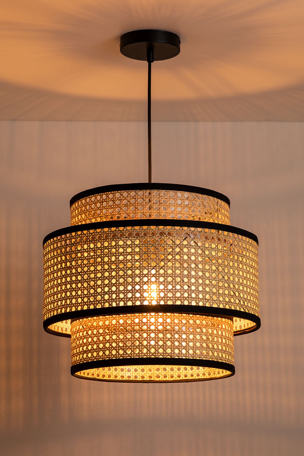 Lampa sufitowa wisząca z rattanu Dankling - SKLUM