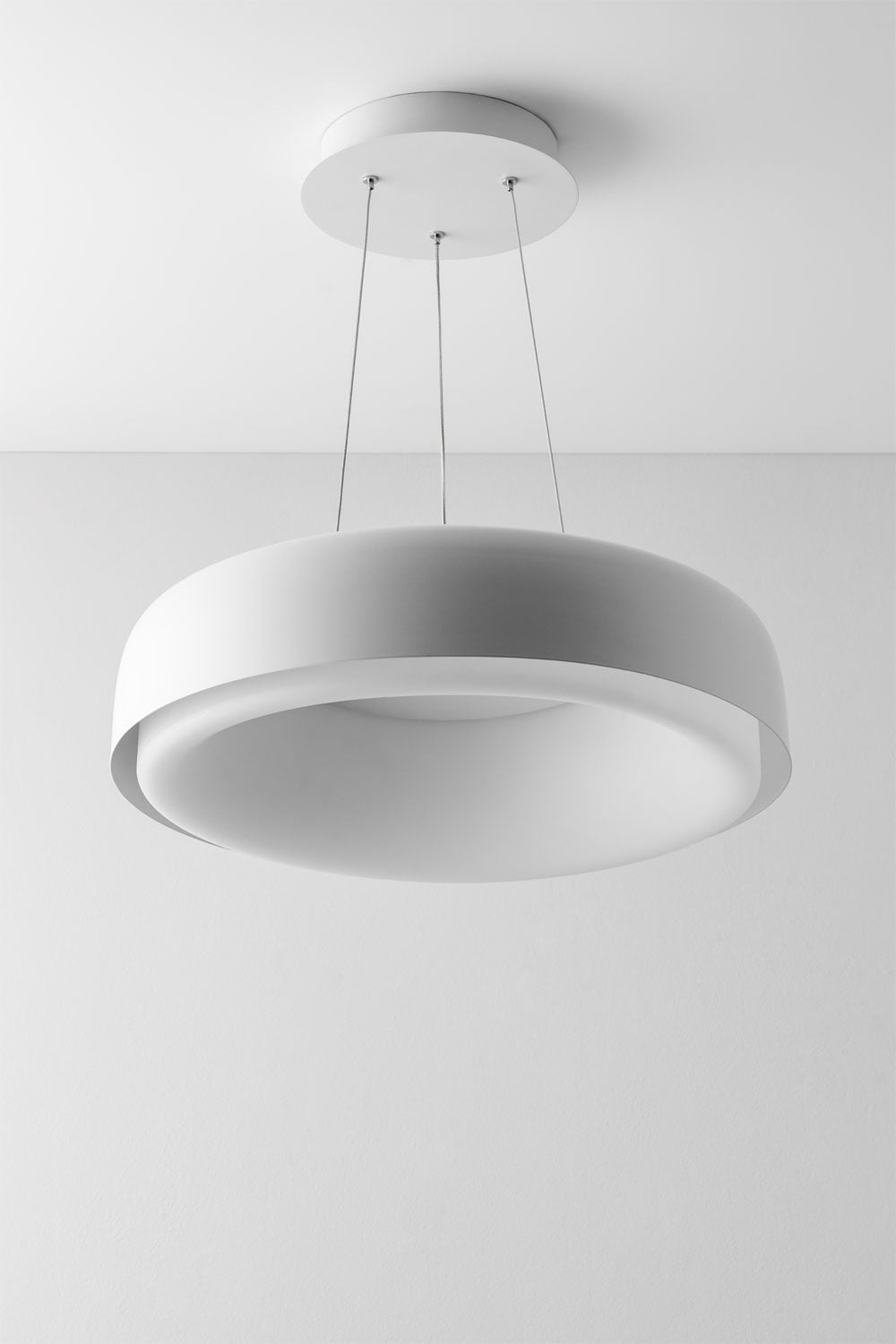 Bergene Metal LED Linear Ceiling Lamp - SKLUM