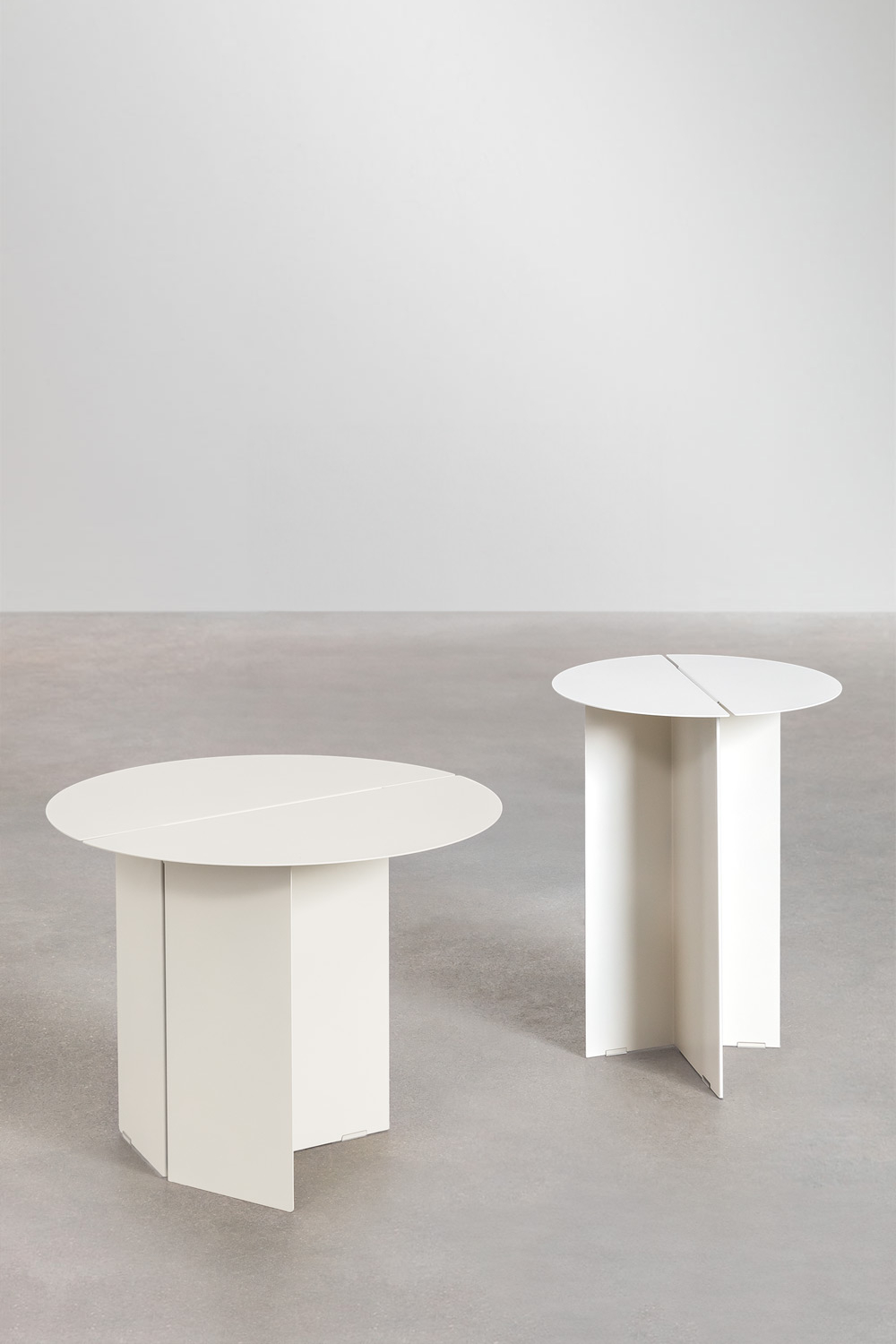Round side table in steel Gromit - SKLUM