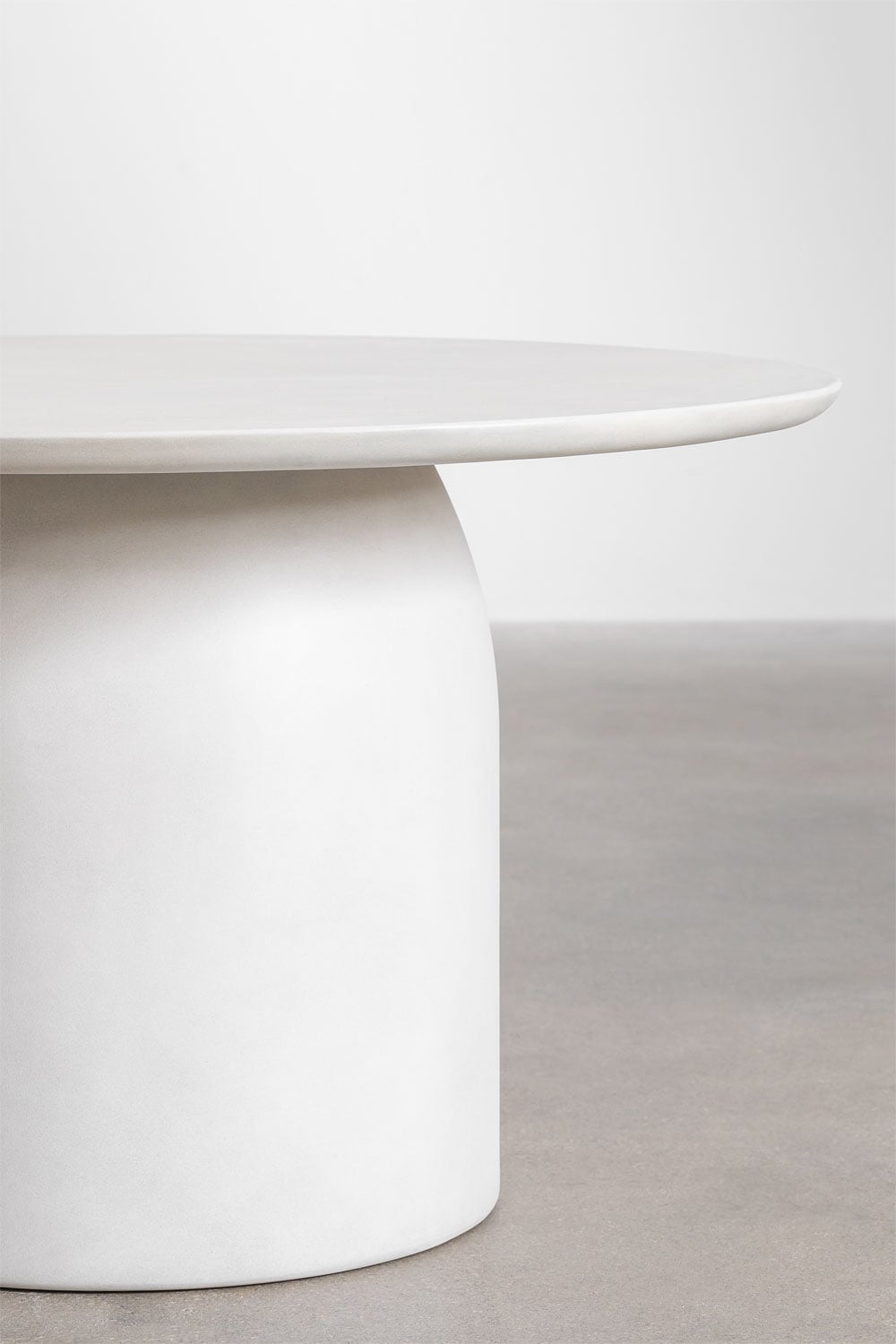 Layana round coffee table Ø75 cm in cement - SKLUM