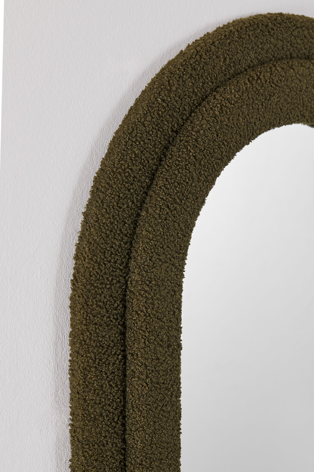 Ilai 60x160 cm wall mirror in sherpa fabric - SKLUM