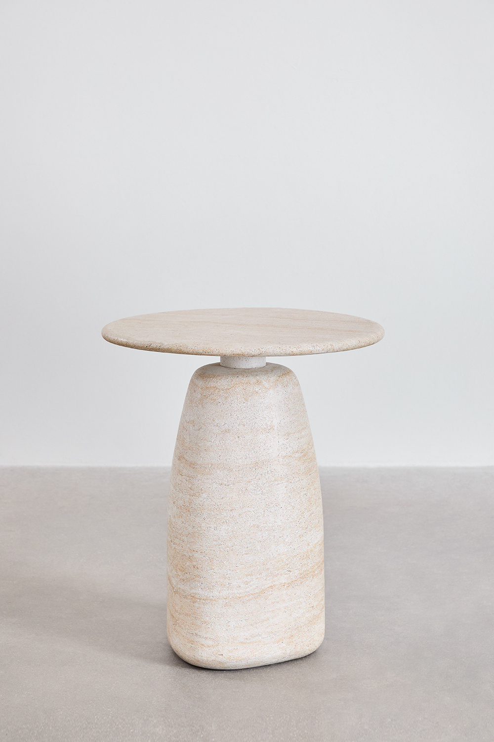 Round side table in cement travertine look Grebik - SKLUM