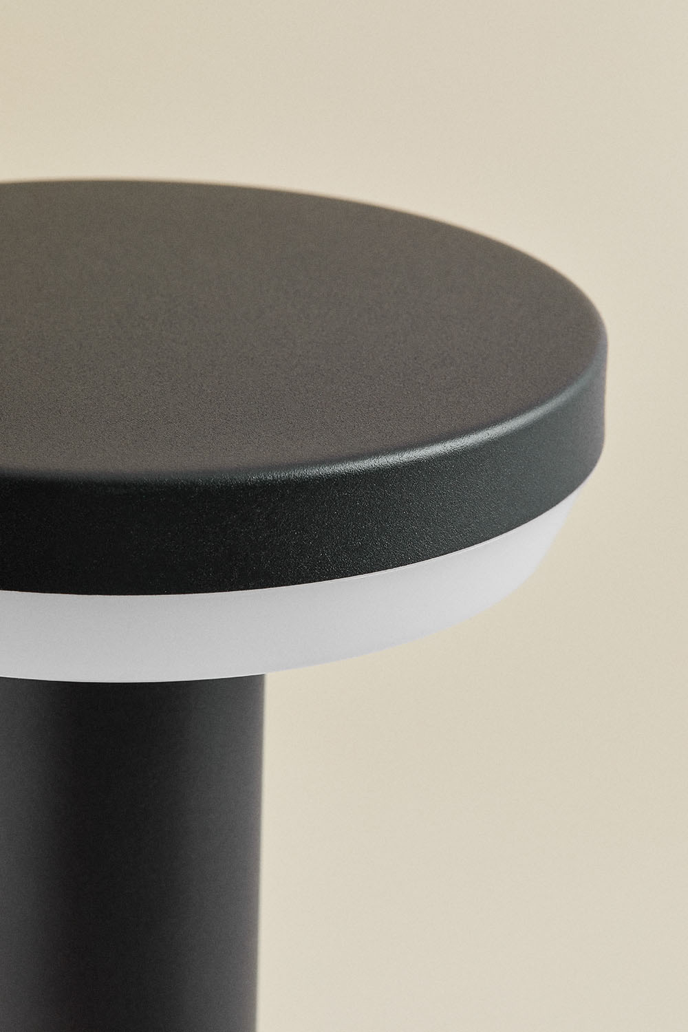 Ovint stainless steel outdoor LED beacon - SKLUM