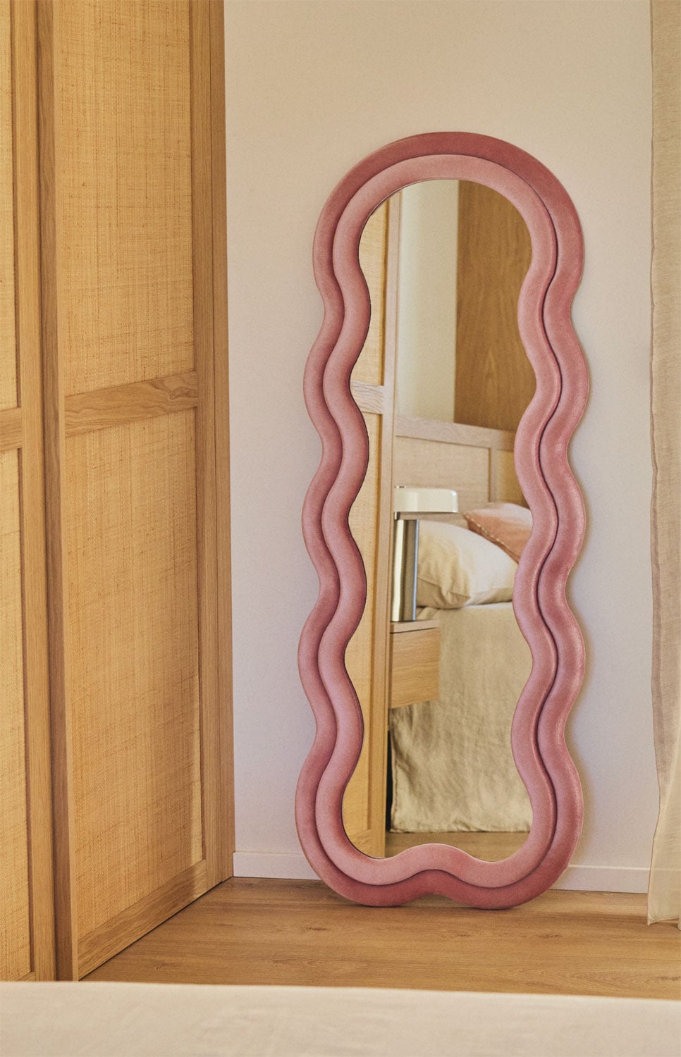 Irregular wall mirror 60x160 cm upholstered Evelyn - SKLUM