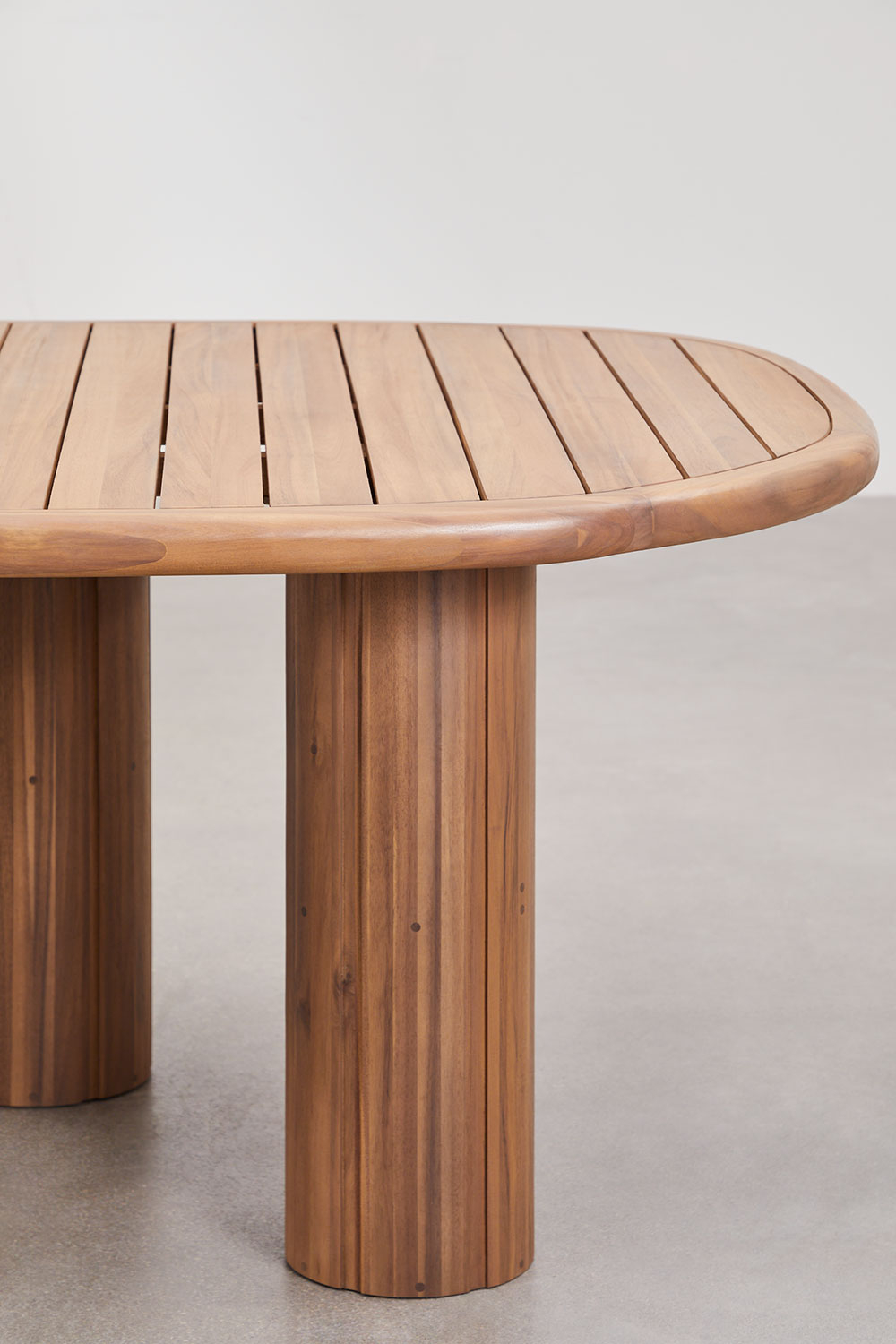 Danara oval acacia wood dining table - SKLUM