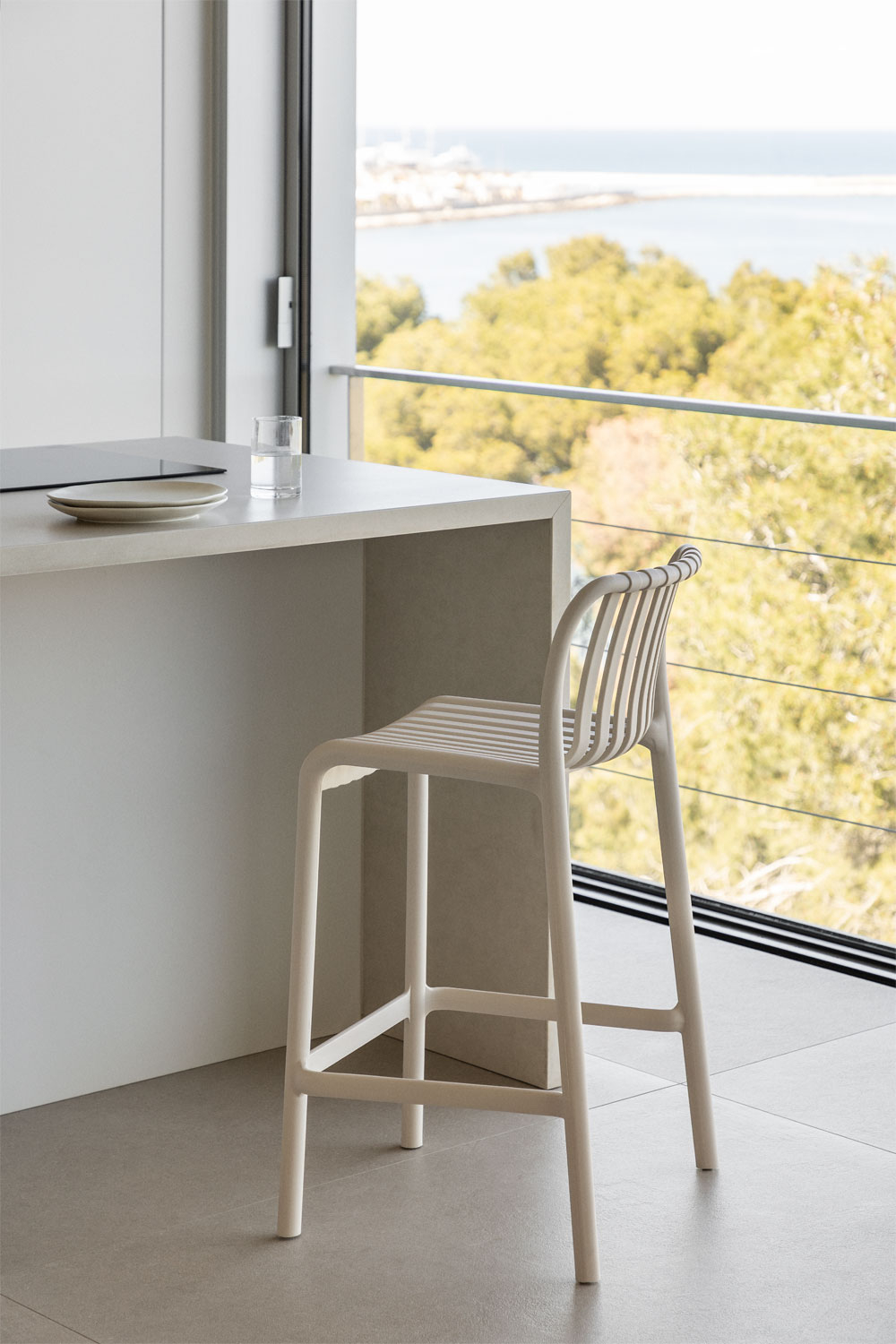 Pack of 4 stackable high stools in Wendell polypropylene - SKLUM