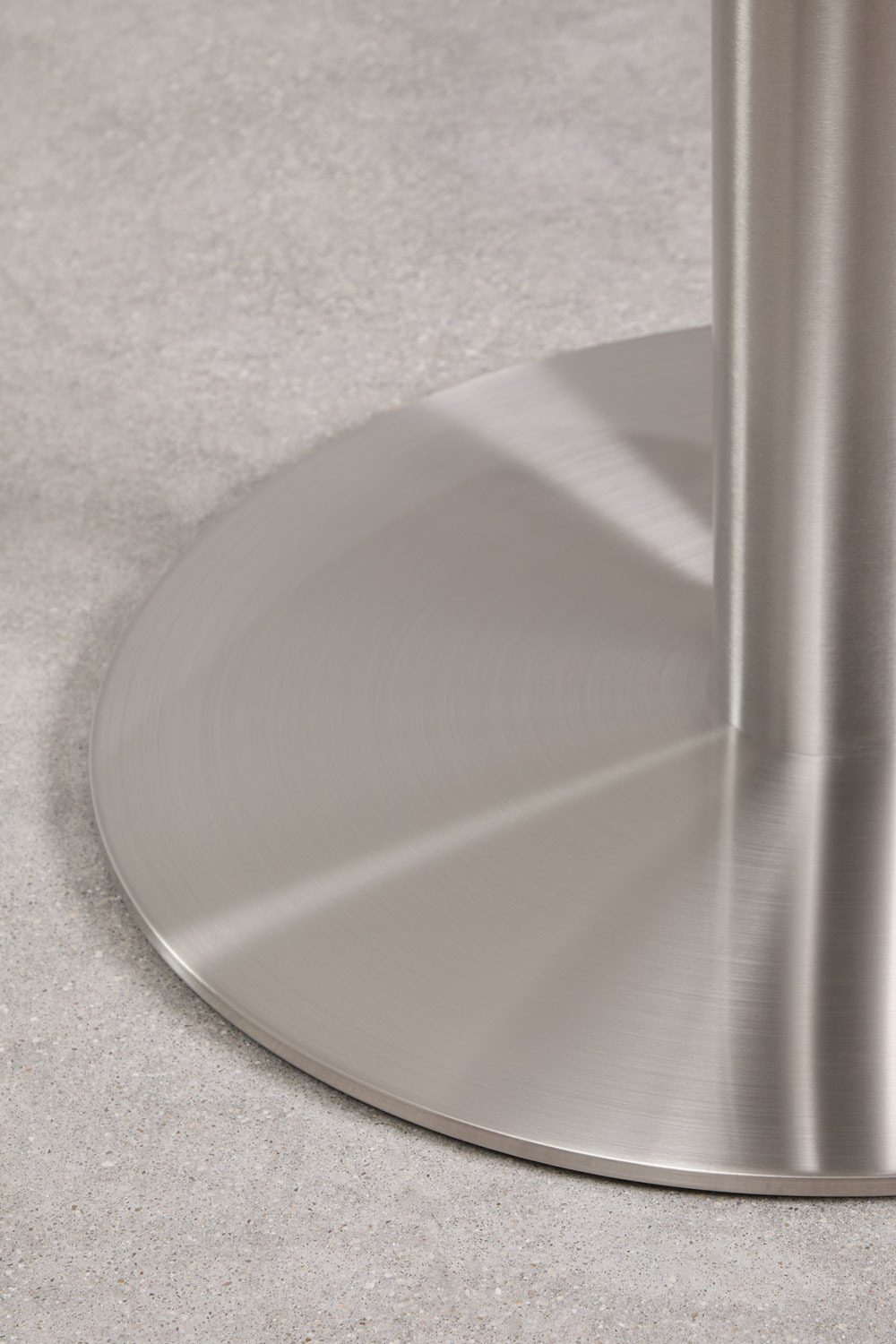 Xiren round stainless steel dining table - SKLUM